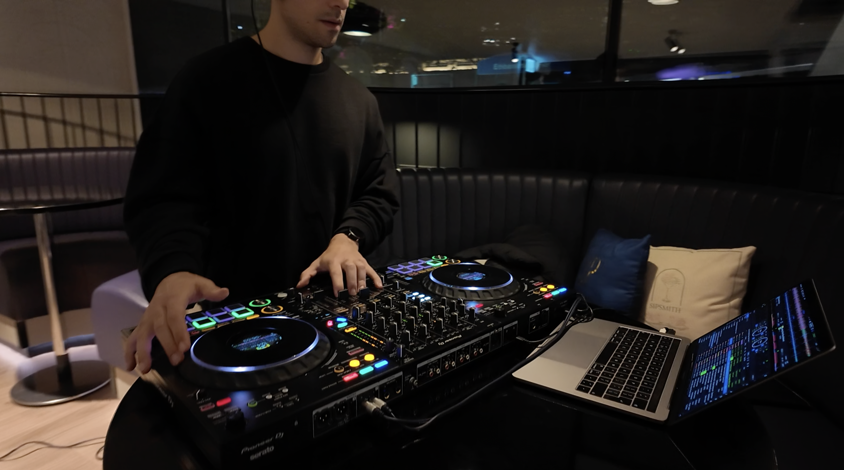 Clipper Lounge EMB | London riverside café bar